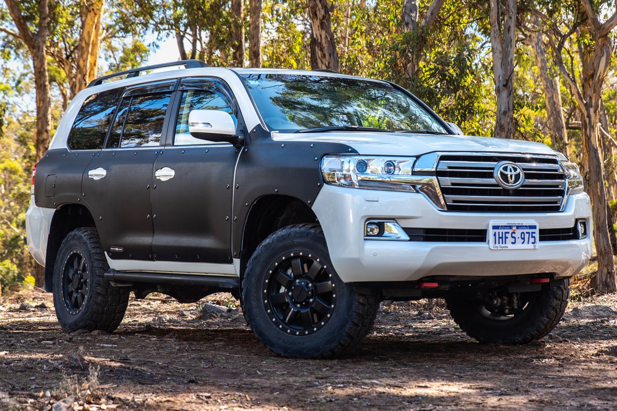 Suitable for Toyota LandCruiser 200 Series (Facelift 2015+) - Rhinohid ...